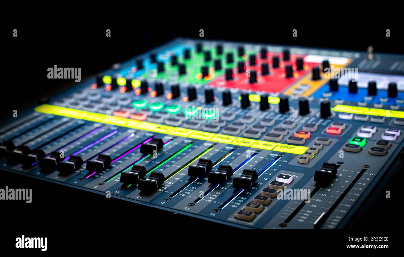 Mixing desk dials hi-res stock photography and images - Alamy Mixing desk dials hi-res stock photography and images - Alamy