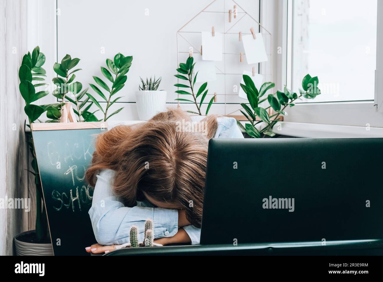 Sleeping worker working hi-res stock photography and images - Alamy