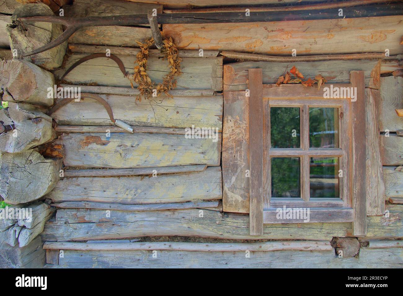 Hillbilly hut hi-res stock photography and images - Alamy