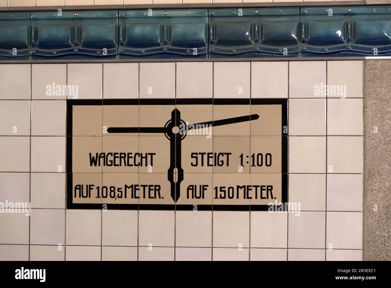 Hamburg, Old Elbtunnel, St. Pauli Elbtunnel, Germany Stock Photo - Alamy