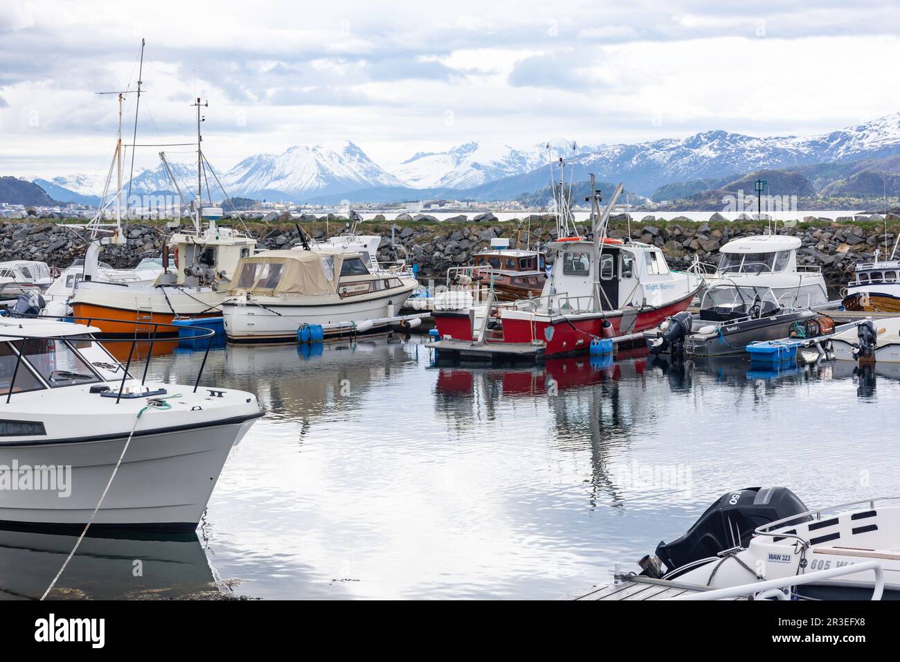 Boat harbour, Giske, Giske Island, Ålesund, Møre og Romsdal, Norway ...