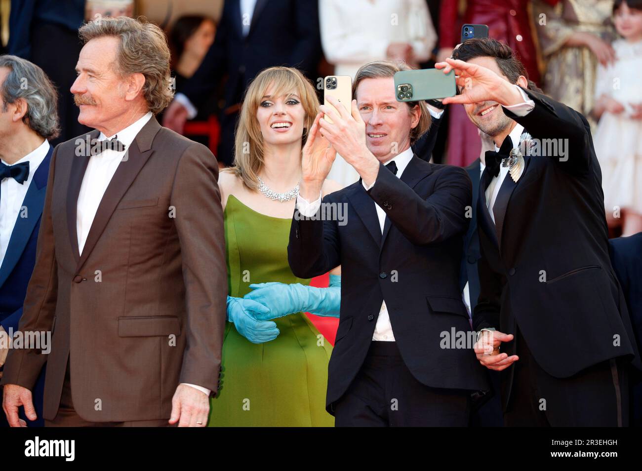 Bryan Cranston, Maya Hawke, Wes Anderson und Adrien Brody bei der ...