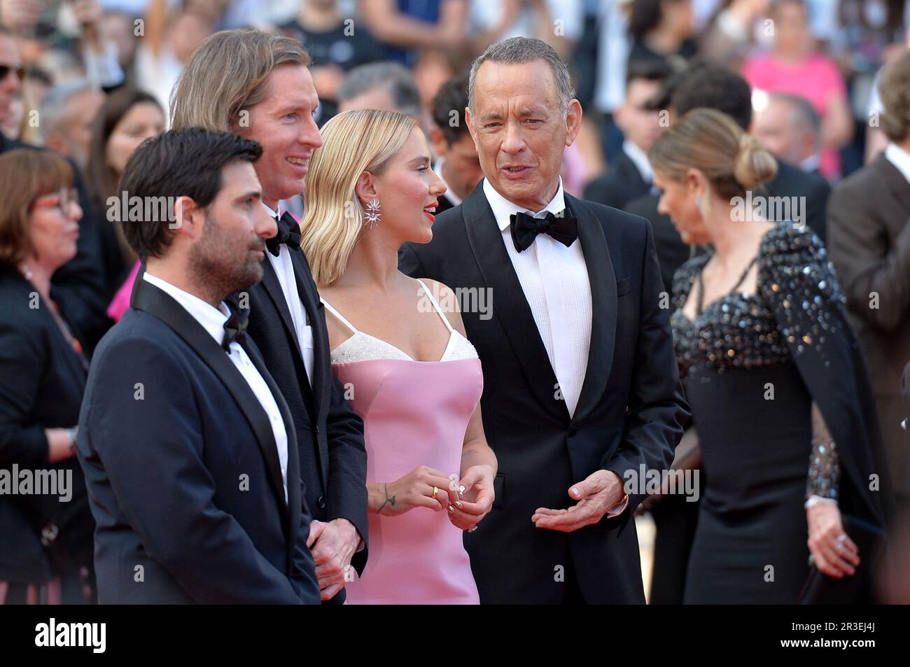 Cannes, France. 23rd May, 2023. Jason Schwartzman (l-r), Wes Anderson, Scarlett Johansson and ...