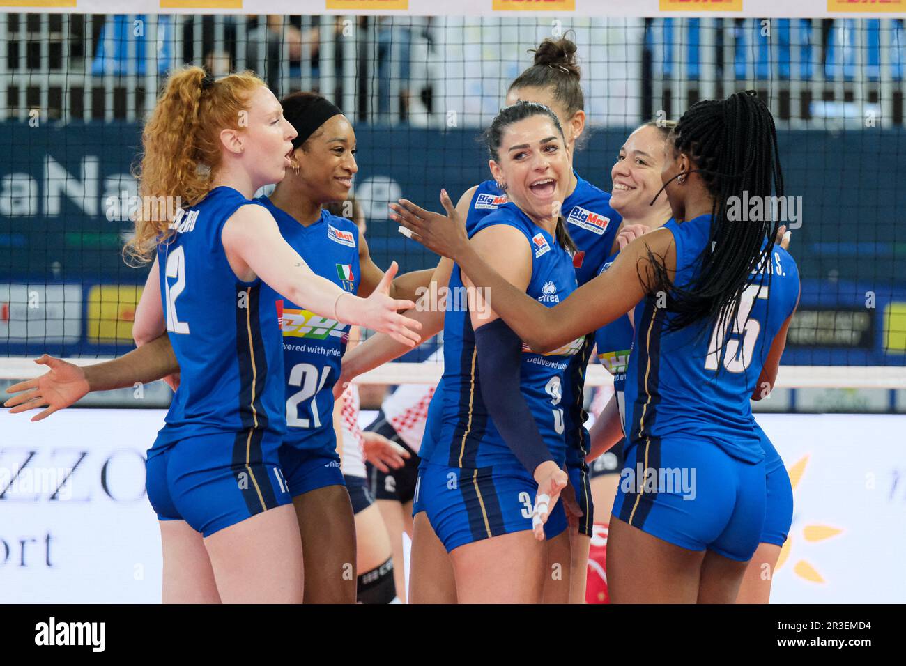 Francesca Villani (C) of Italy celebrates with her team during the DHL ...