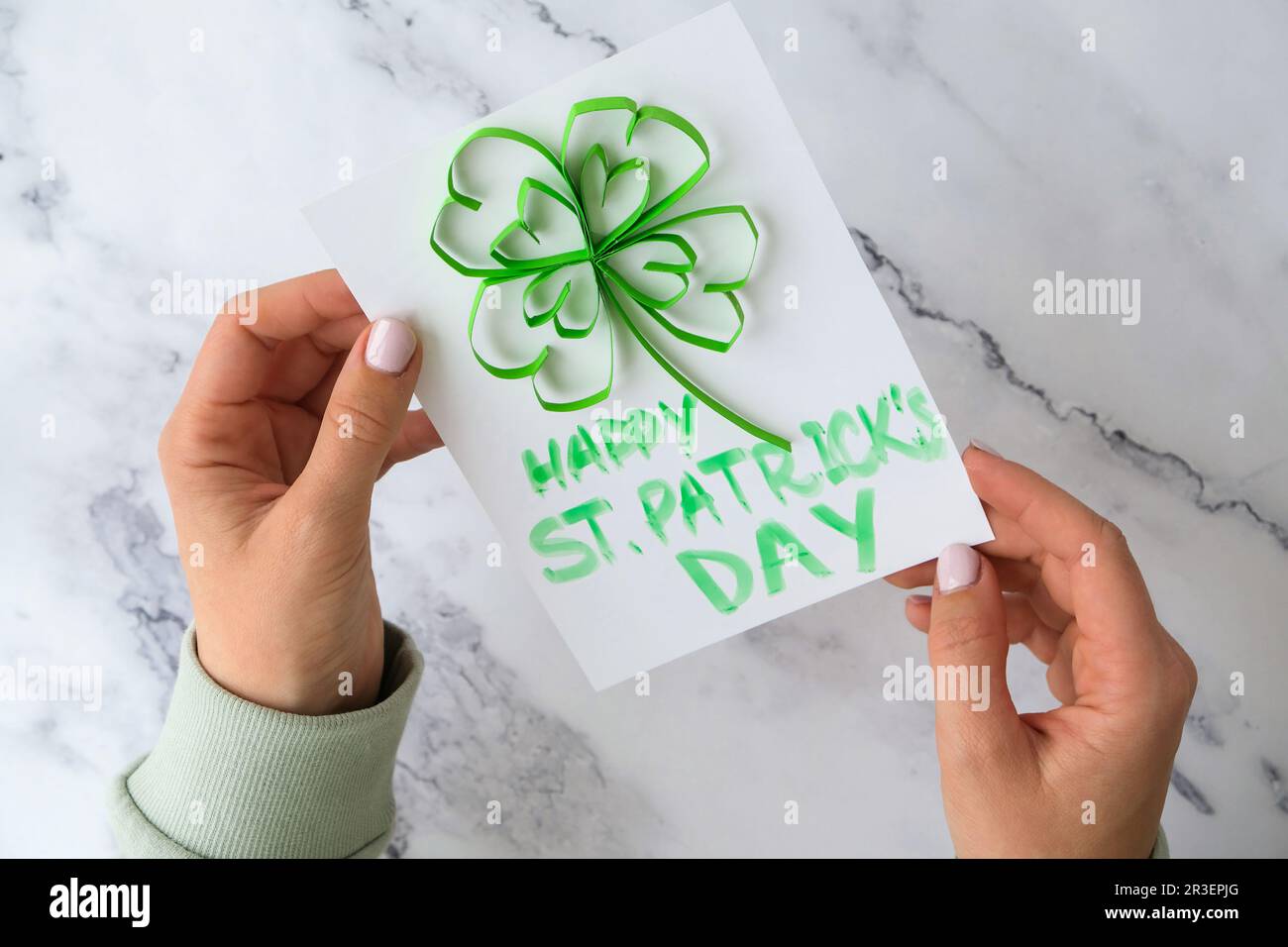 Diy St. Patricks Day greeting card made of Quilling and paper clovers ...