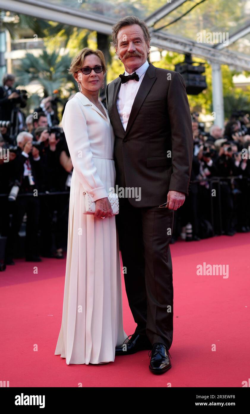 Robin Dearden,left, and Bryan Cranston pose for photographers upon ...