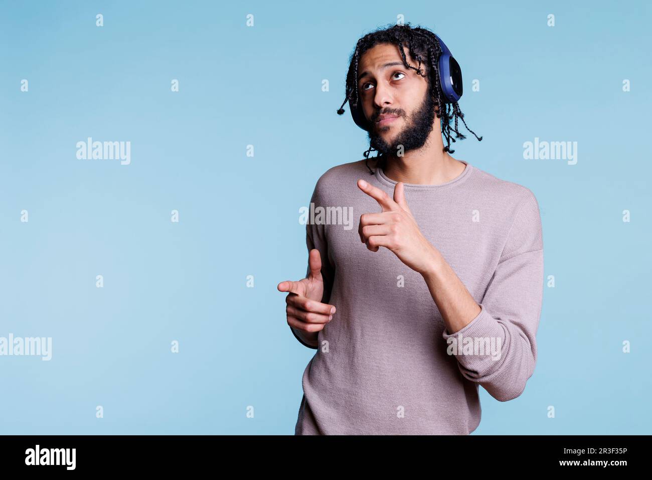 Arab man dancing enjoying hi-res stock photography and images - Alamy