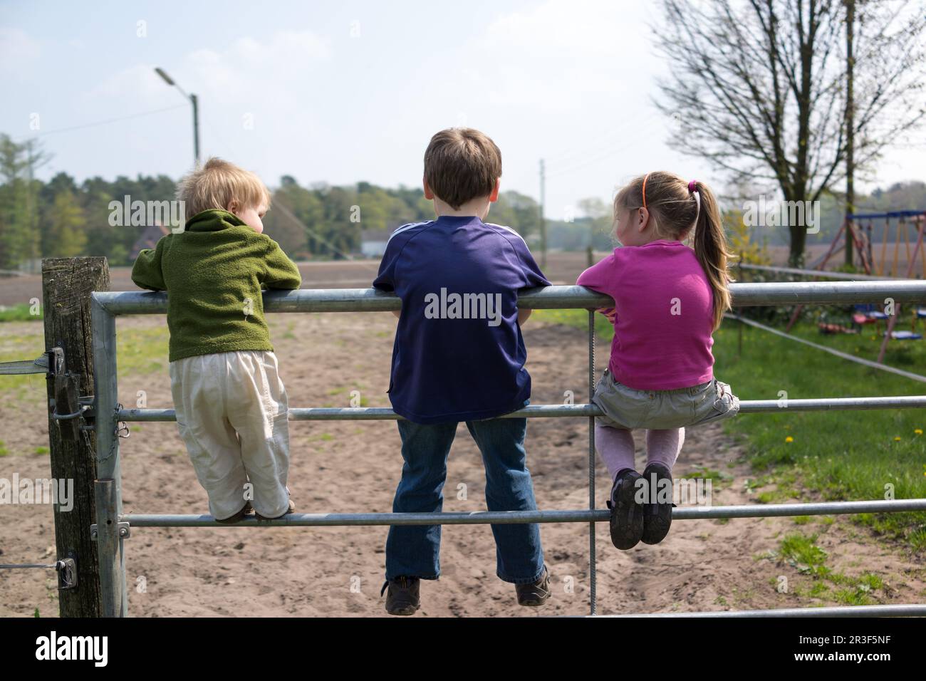 Children farm on fence hi-res stock photography and images - Alamy