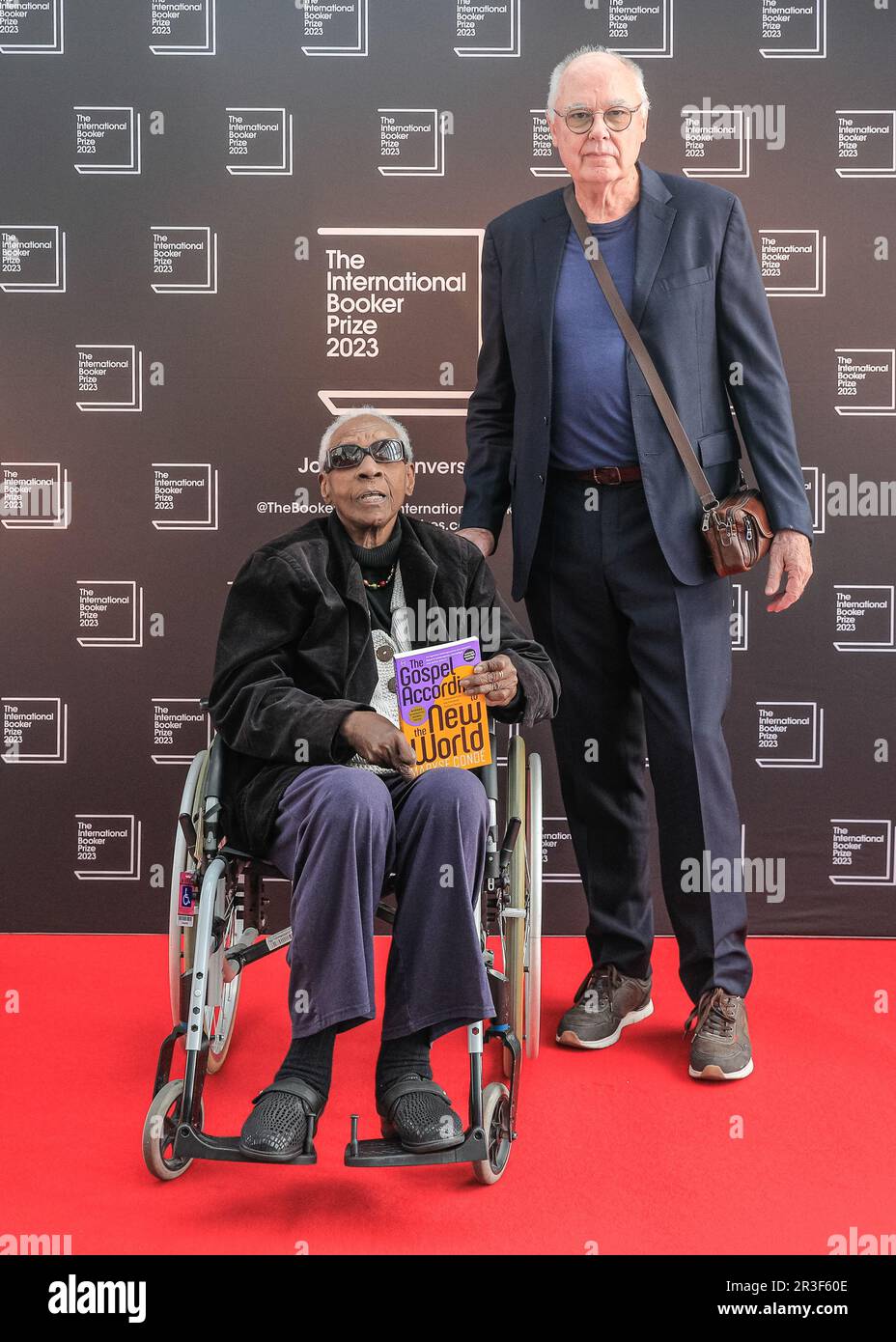 Tranlator hi-res stock photography and images - Alamy