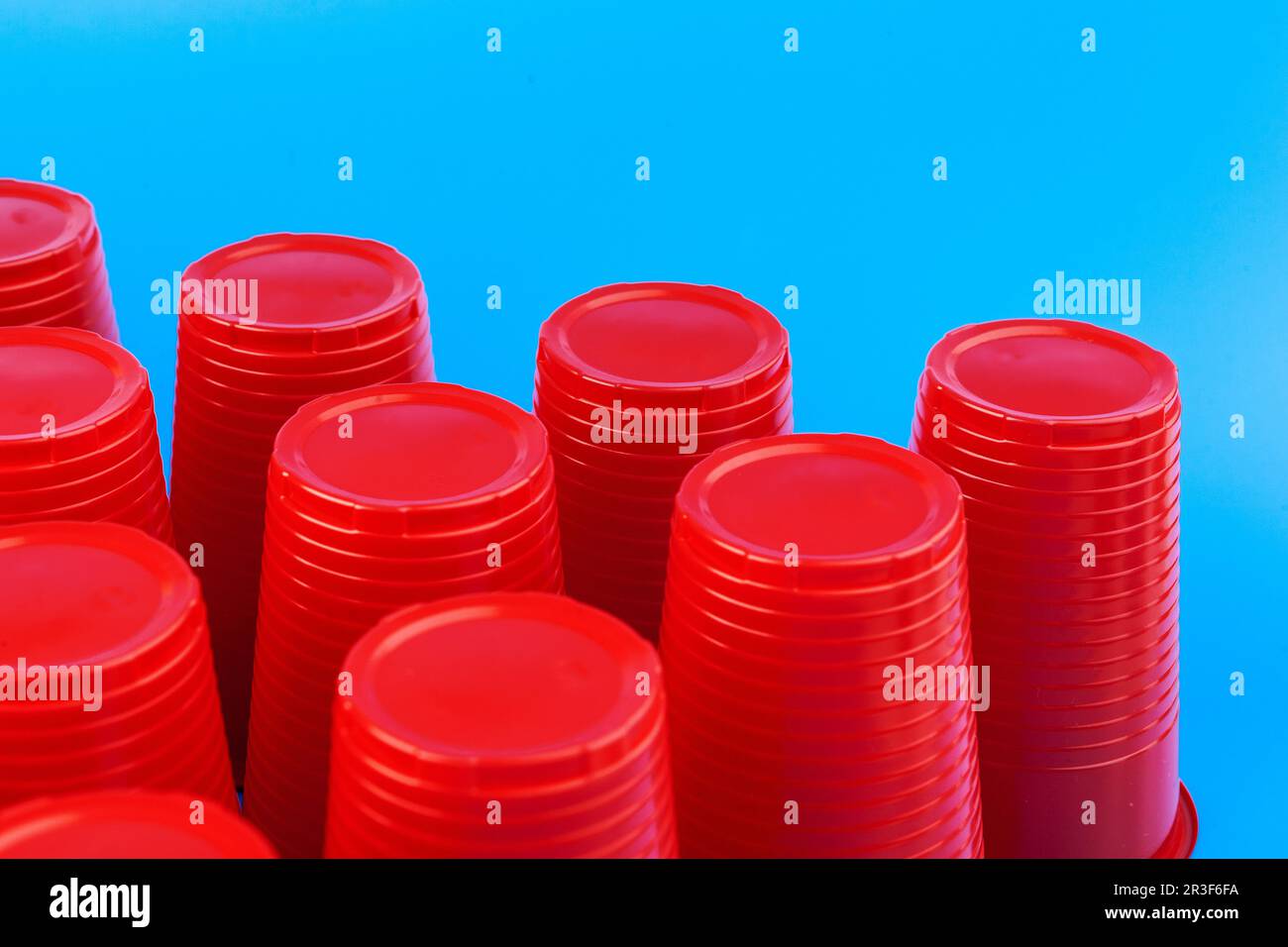 Red solo cups party hi-res stock photography and images - Alamy