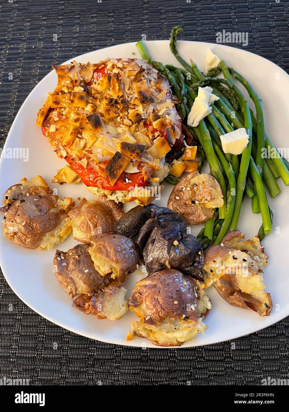 Smashed potatoes overhead hi-res stock photography and images - Alamy