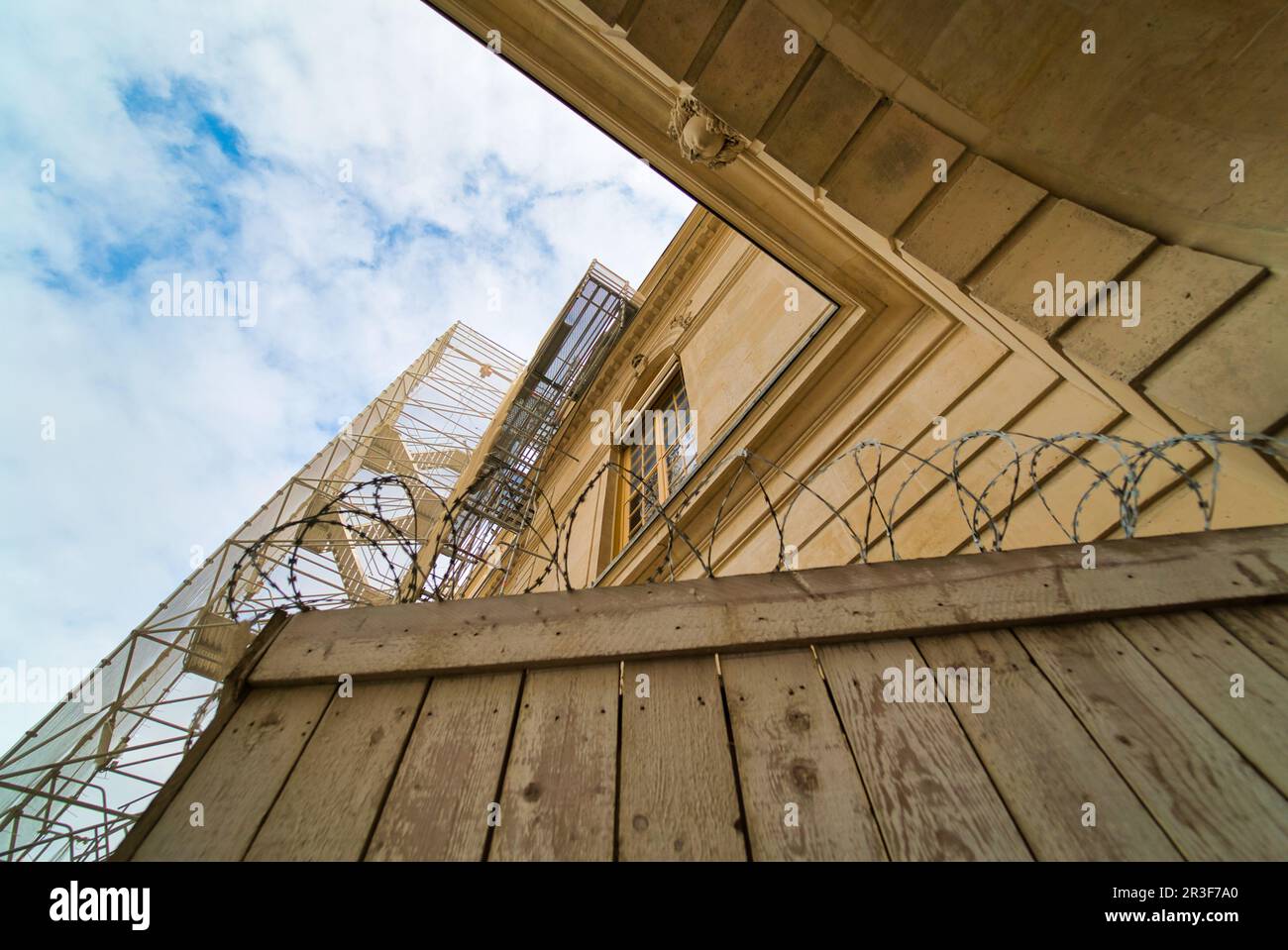 Elevator safety hi-res stock photography and images - Alamy