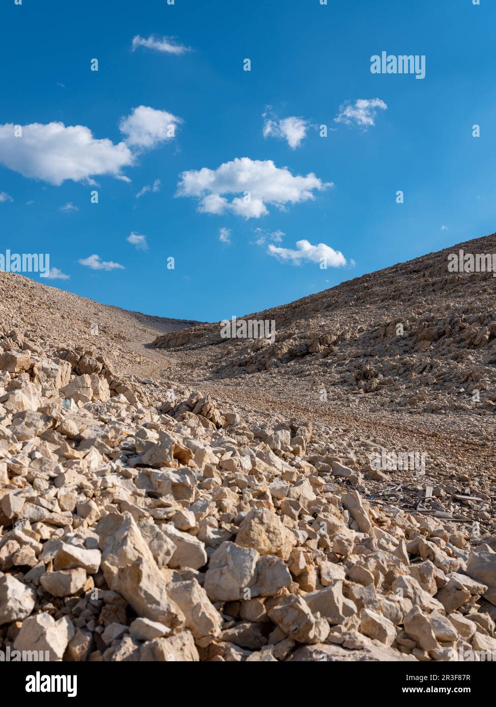 Rocky mountain path hi-res stock photography and images - Alamy