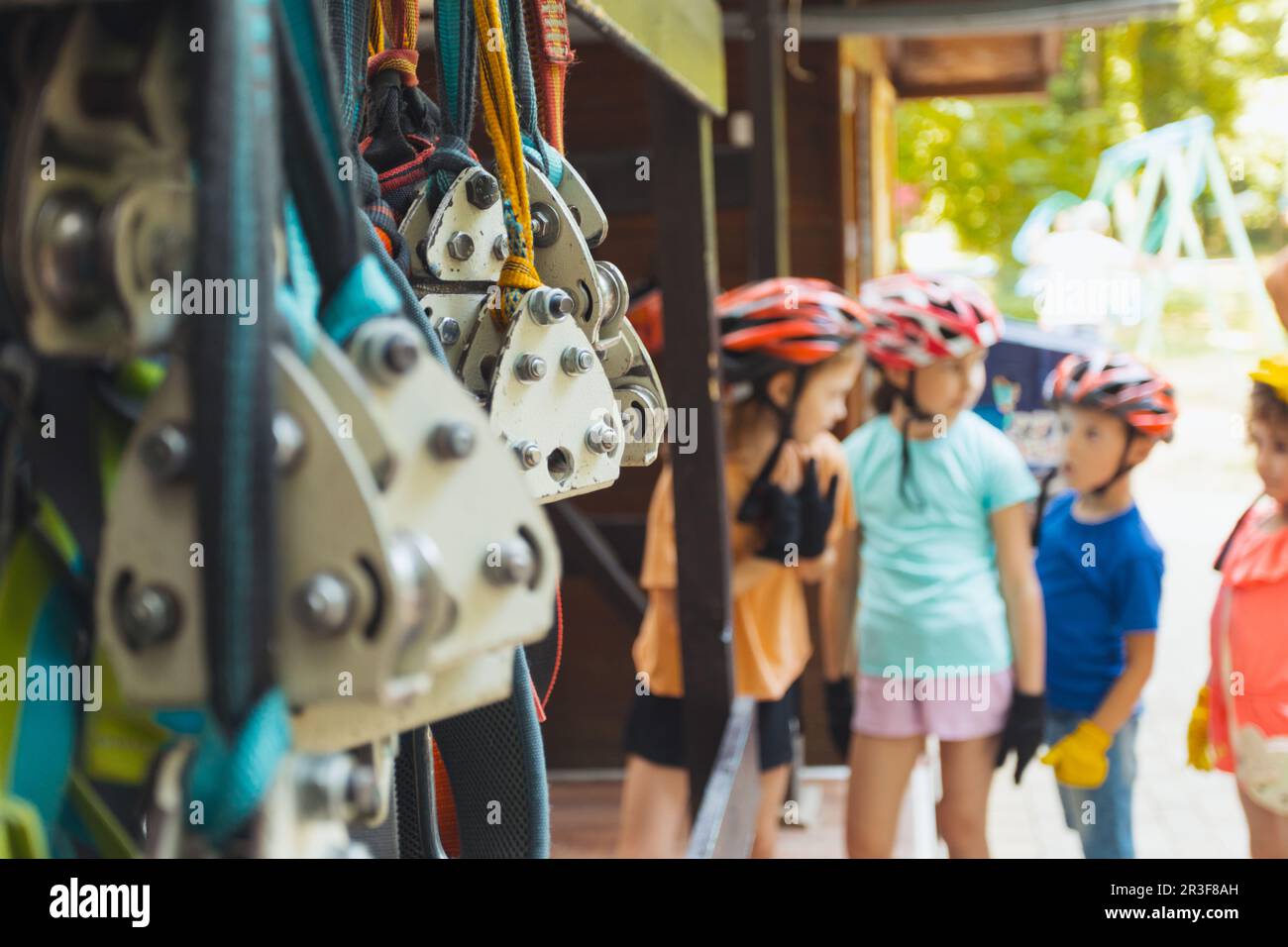 Engaged line hi-res stock photography and images - Alamy