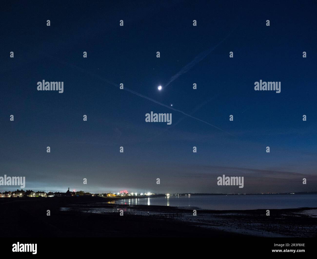 Mars with crescent moon hi-res stock photography and images - Alamy