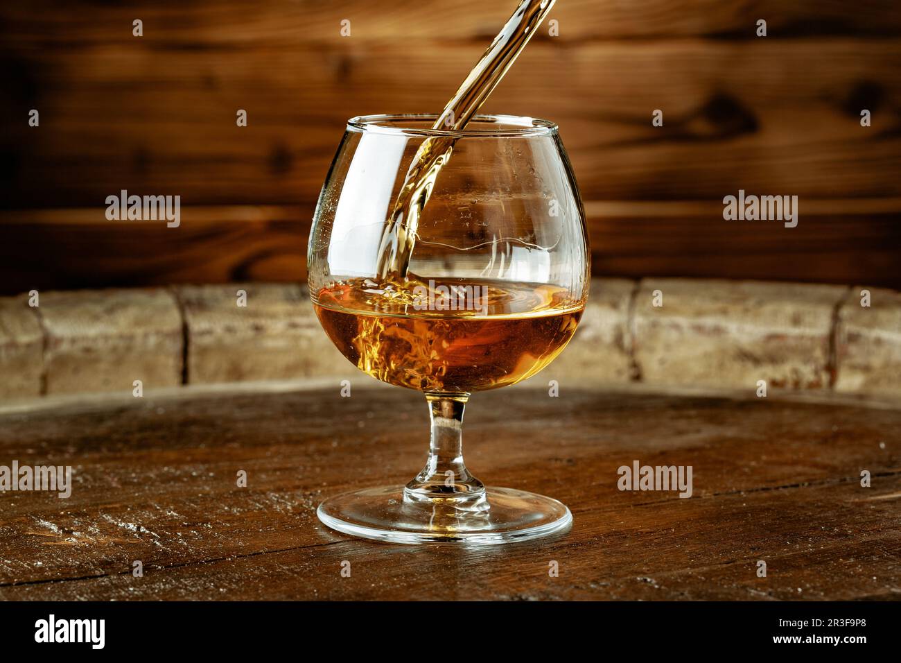 Whisky being poured glass hi-res stock photography and images - Alamy