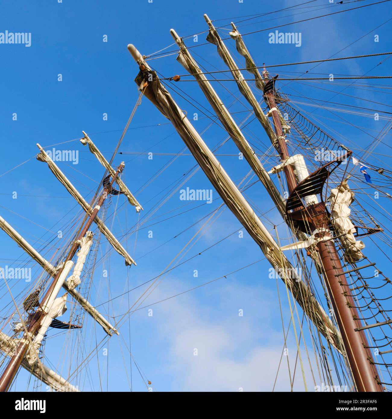 Mast at a sailing ship Stock Photo - Alamy