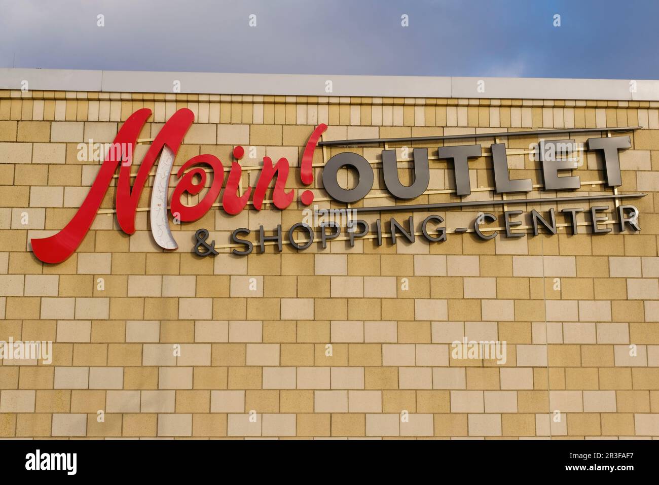 Shopping center logo hi-res stock photography and images - Alamy