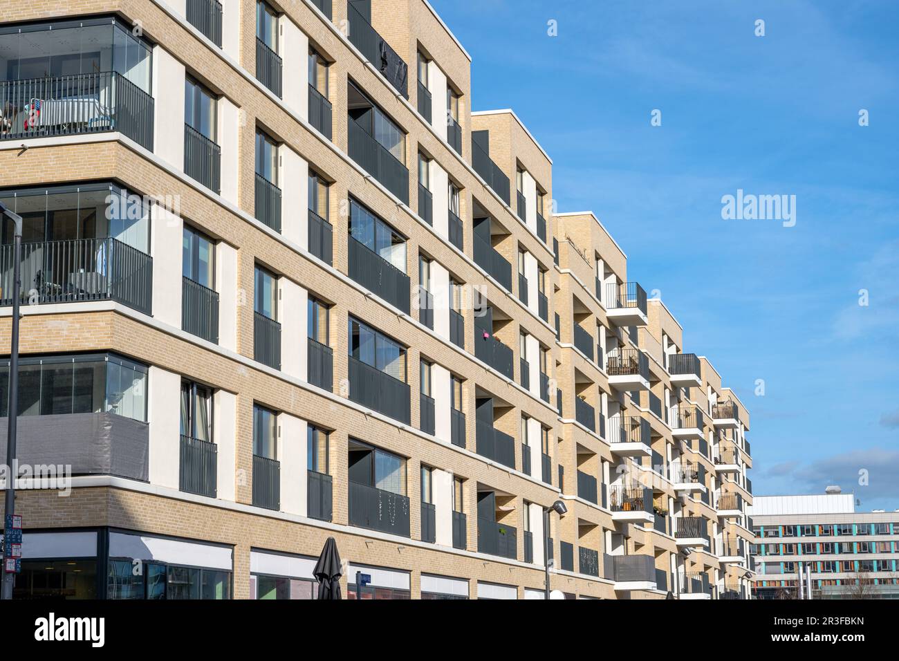 Modern apartment buildings in a housing development area in Berlin ...