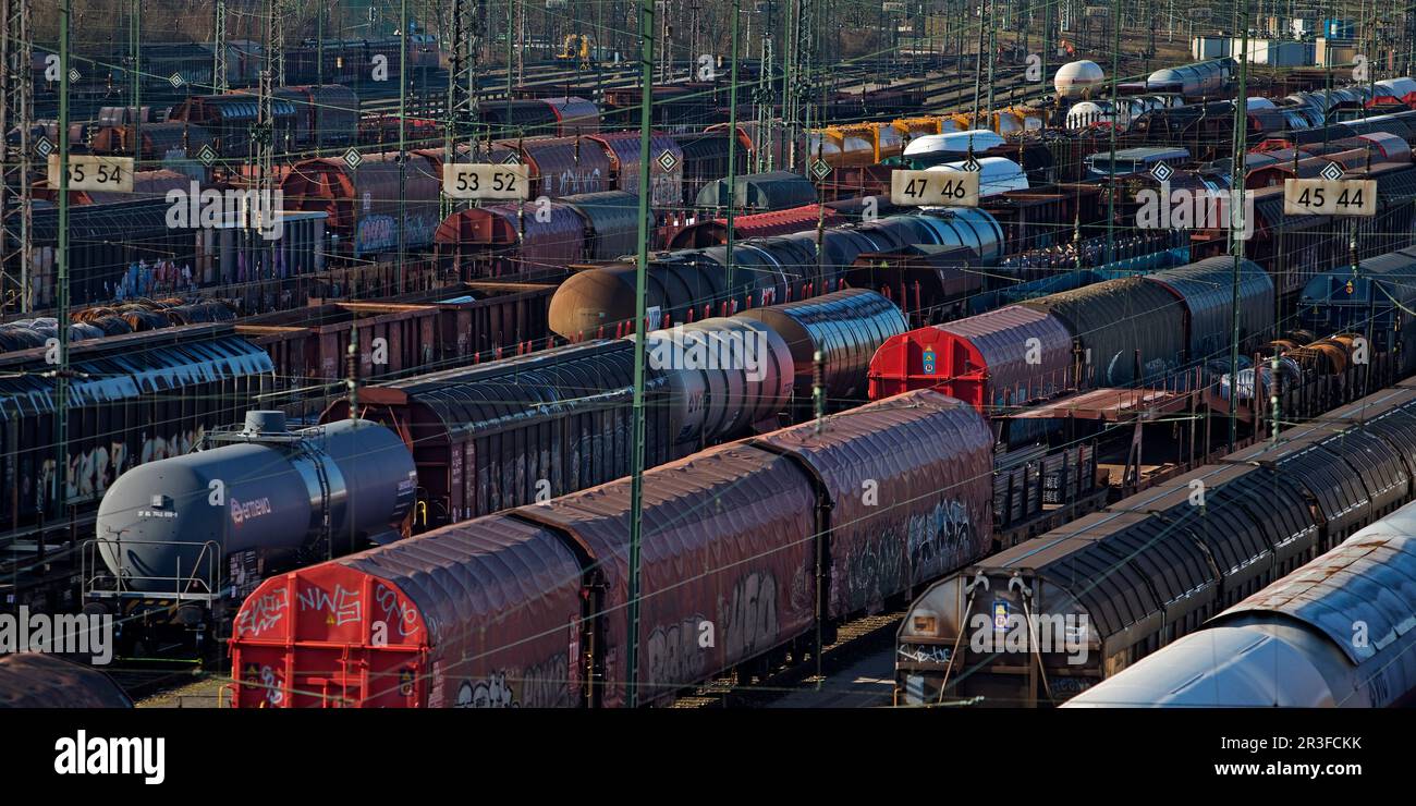 Train formation facility, marshalling yard, freight trains, Hagen, Ruhr ...
