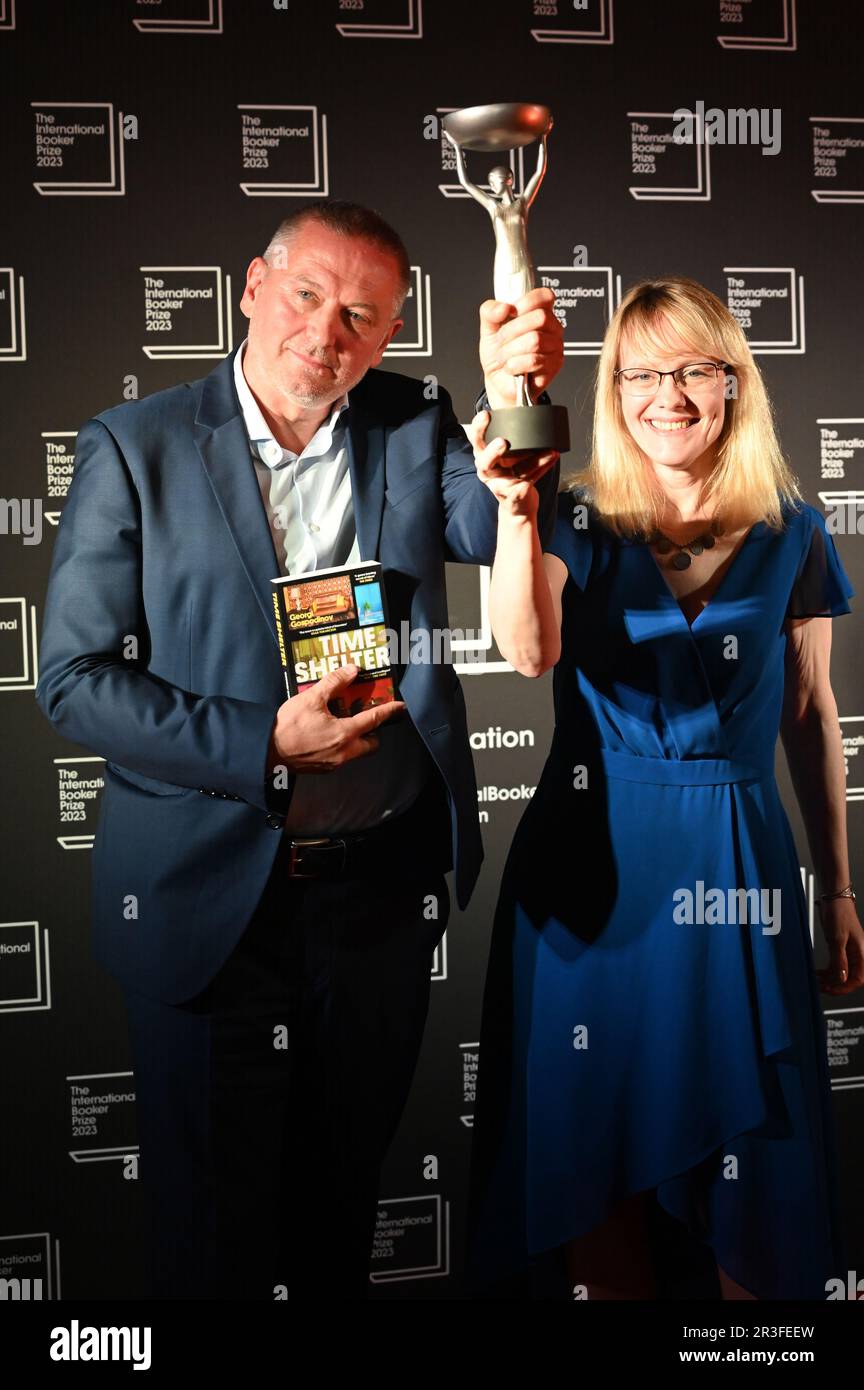 Harvey nicholls london hi-res stock photography and images - Alamy