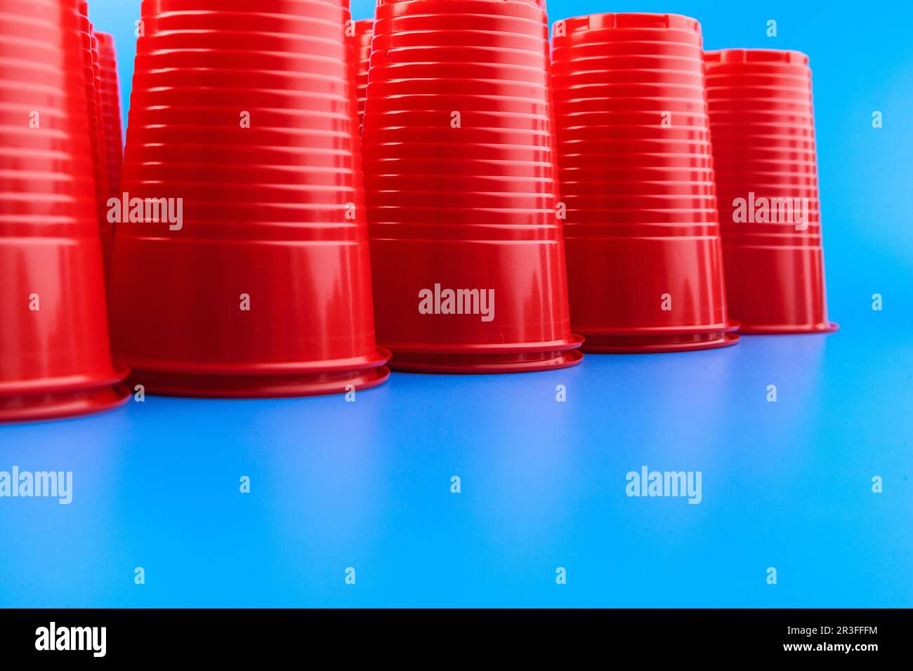 Red solo cups party hi-res stock photography and images - Alamy