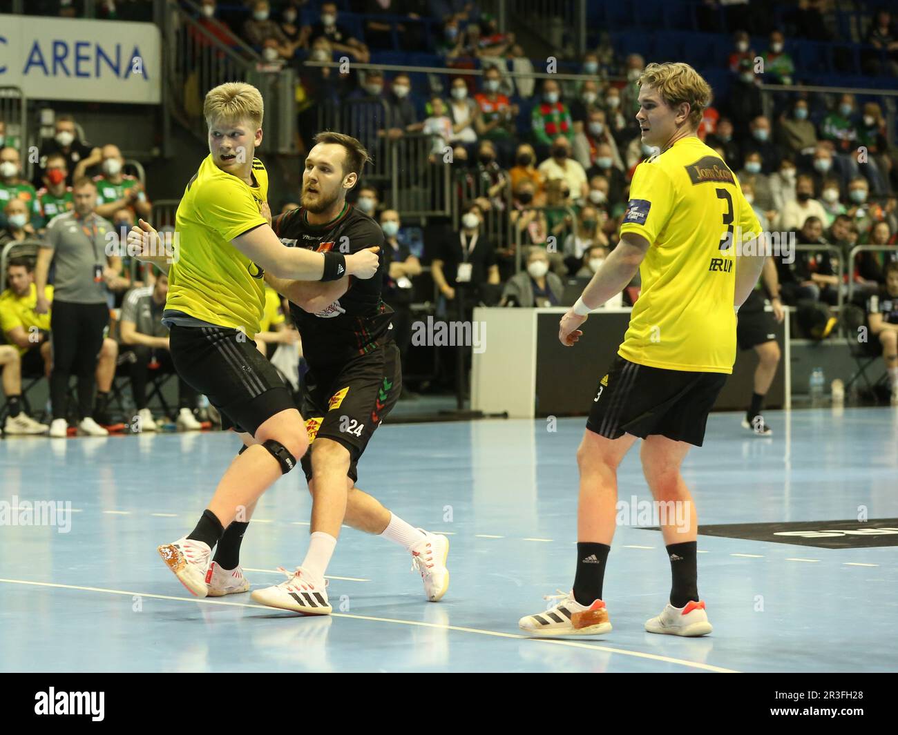 Christian OÂ´Sullivan SCM and Felix MÃ¶ller IK SÃ¤vehof Handball EHF ...