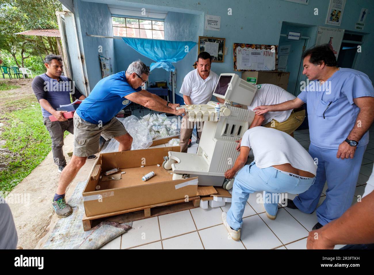 transporte de ecografo por Voluntarios de Mallorca, La Taña, Franja ...