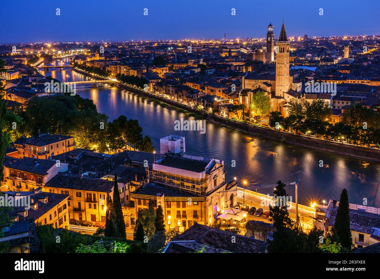 ciudad de Verona desde el Castillo San Pietro, Iglesia de Santa ...
