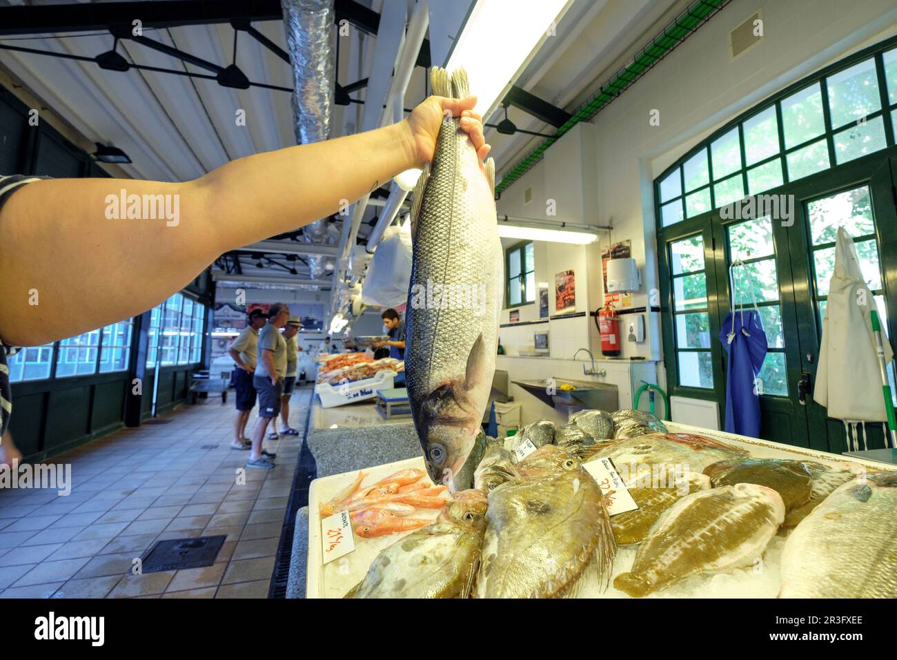 Mercado de pescados hi-res stock photography and images - Alamy