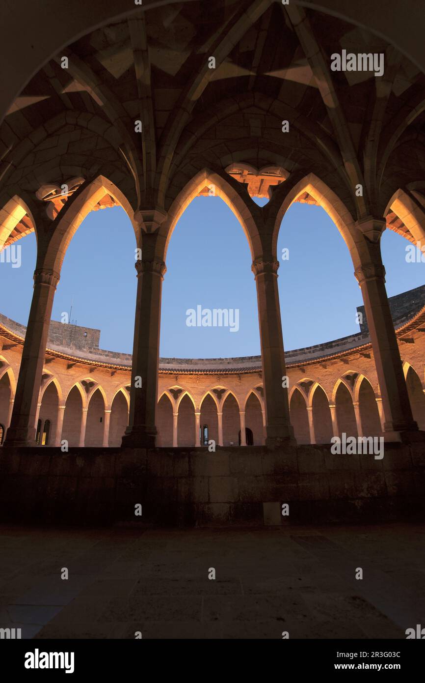 Castillo de Bellver (s.XIV),galeria superior circular.Palma.Mallorca ...