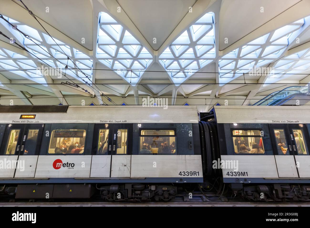 Metro Valencia metro station stop Alameda station in Spain Stock Photo ...