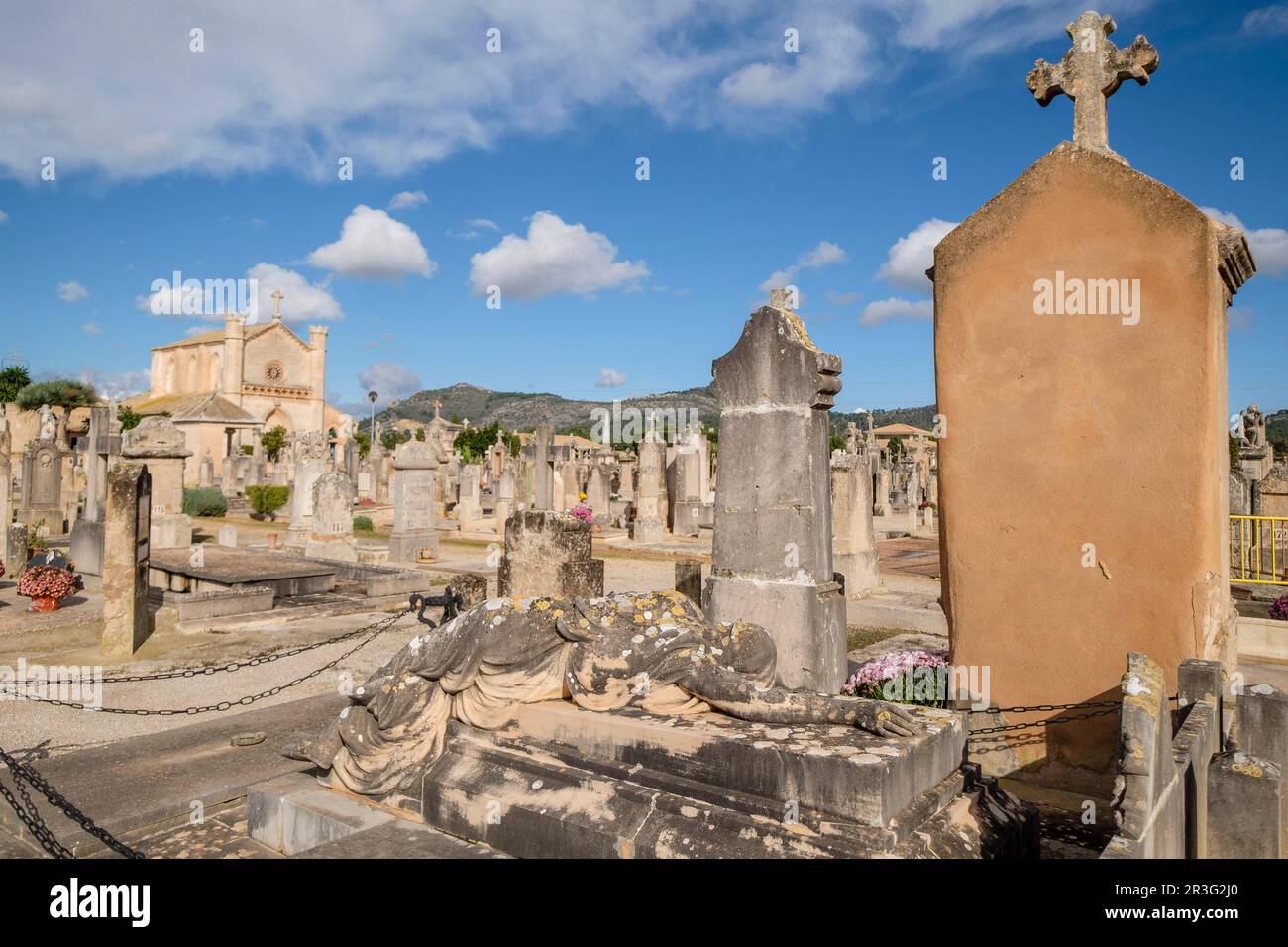 Woman headstone weeping hi-res stock photography and images - Alamy