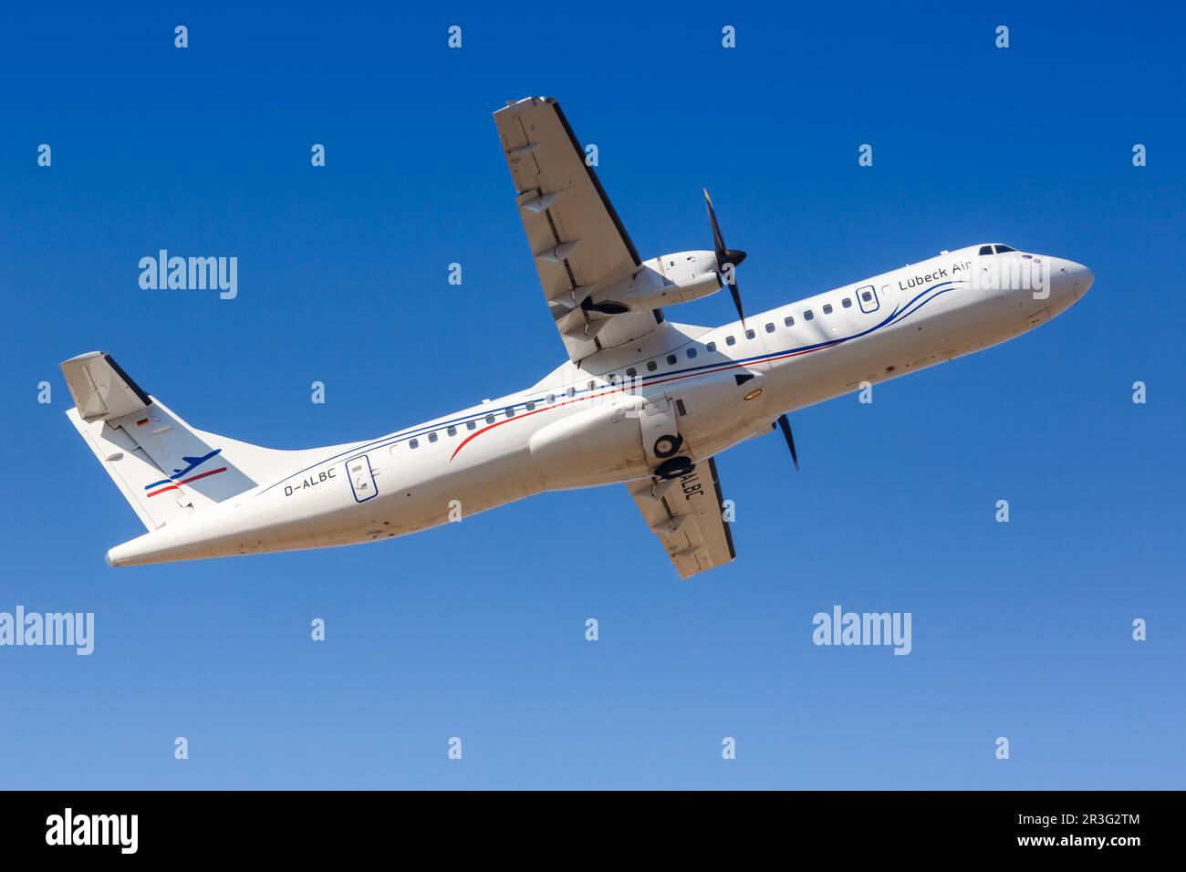 Aircraft make atr 72 500 hi-res stock photography and images - Alamy