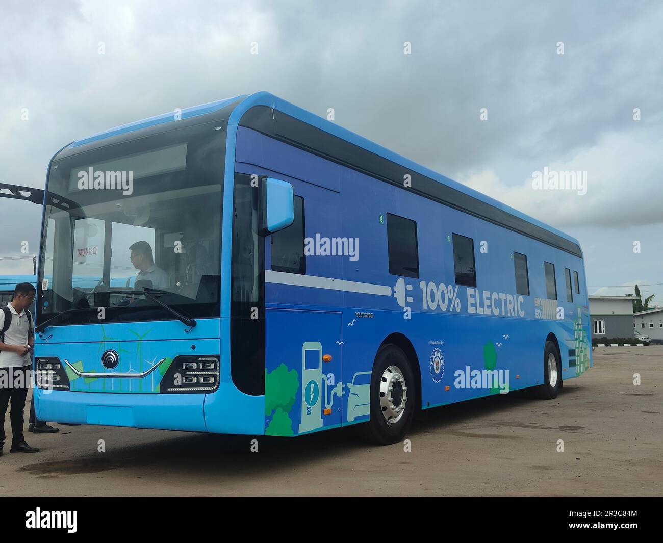 (230524) -- LAGOS, May 24, 2023 (Xinhua) -- This photo taken on May 23, 2023 shows a Yutong ...