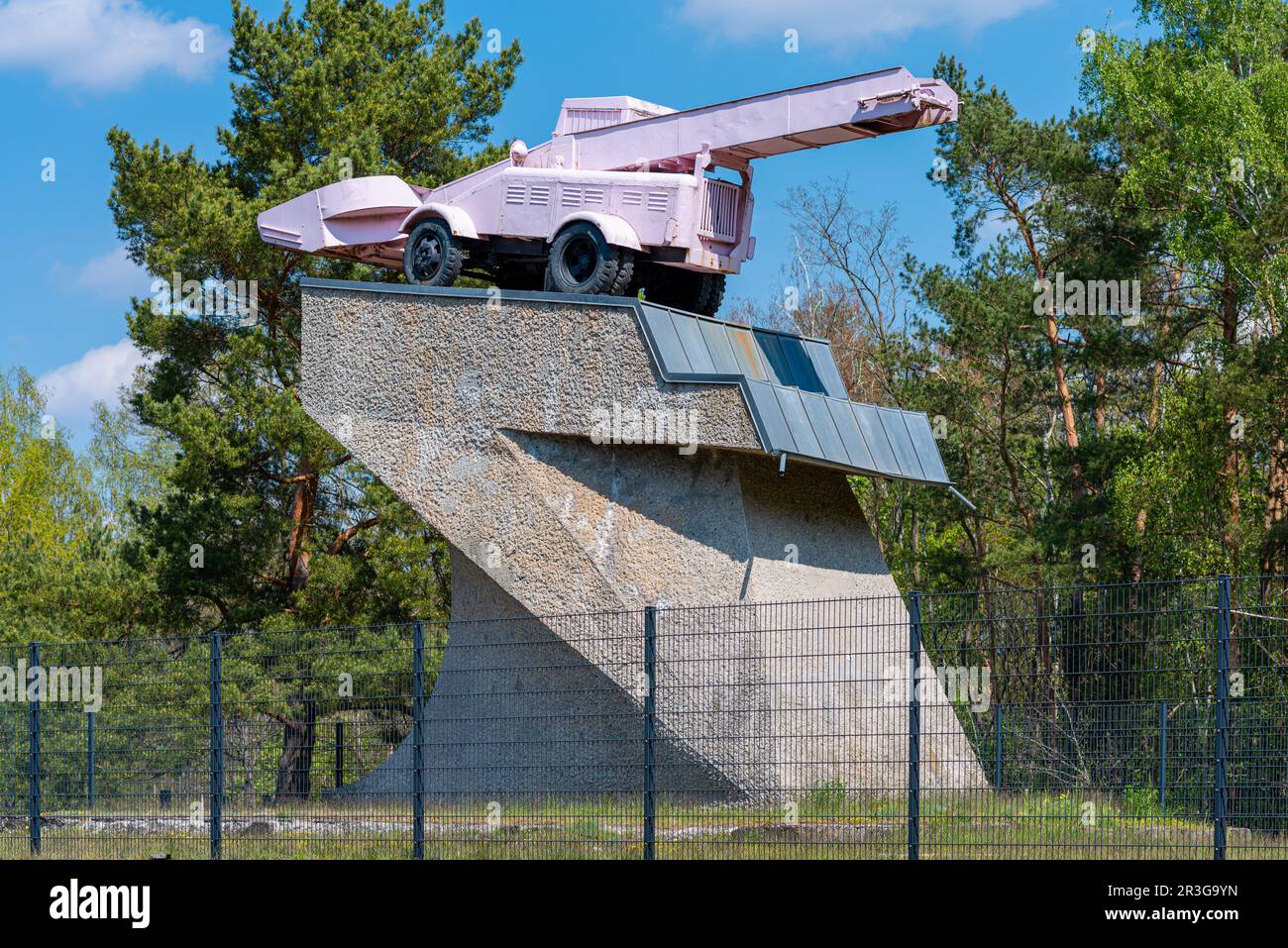 Tank memorial hi-res stock photography and images - Alamy