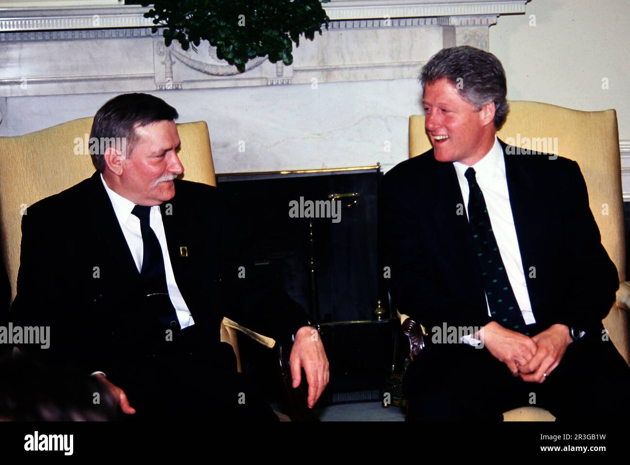 President William Clinton and Lech Walesa in the Oval Office on April ...
