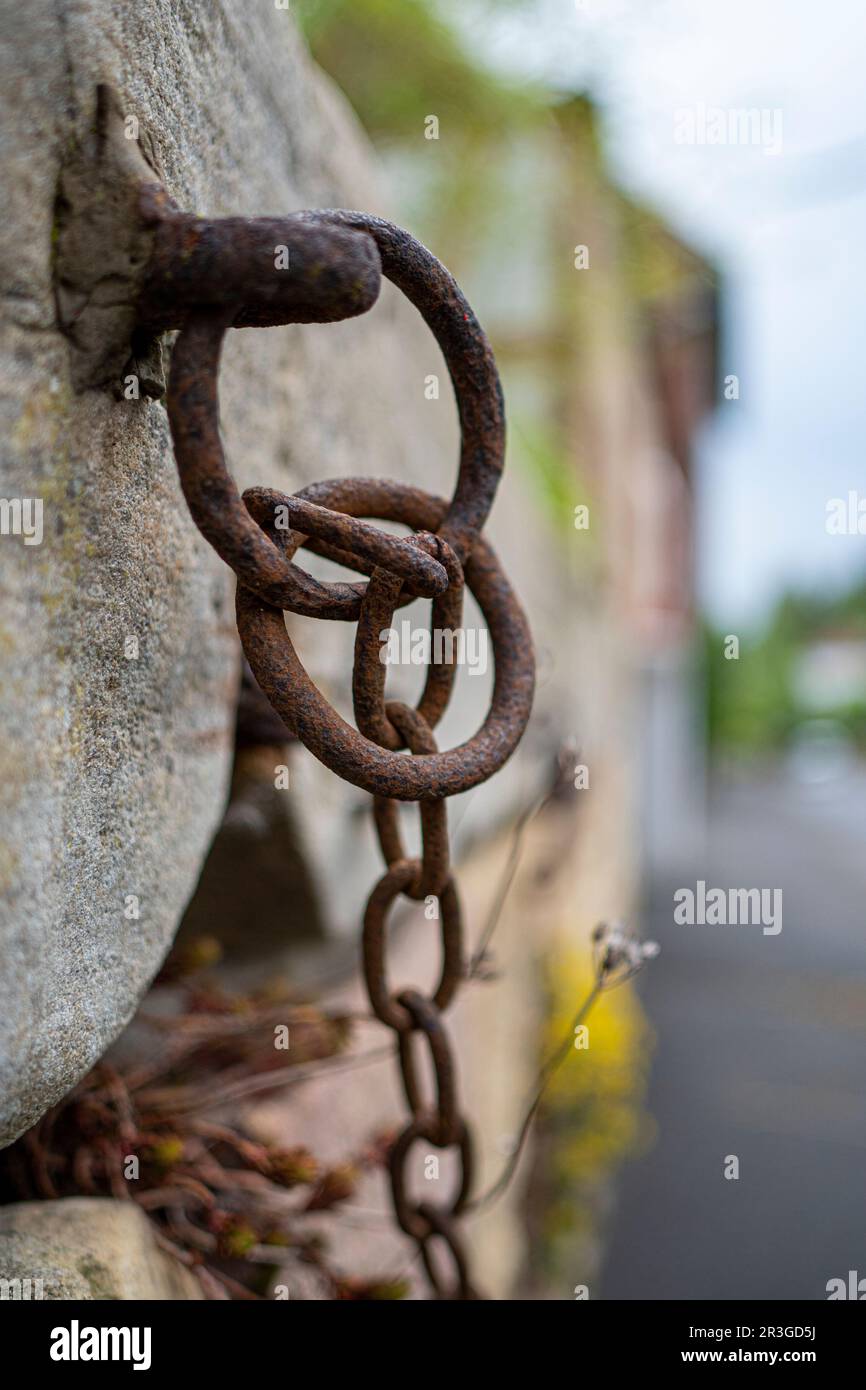 Old iron chains Stock Photo - Alamy