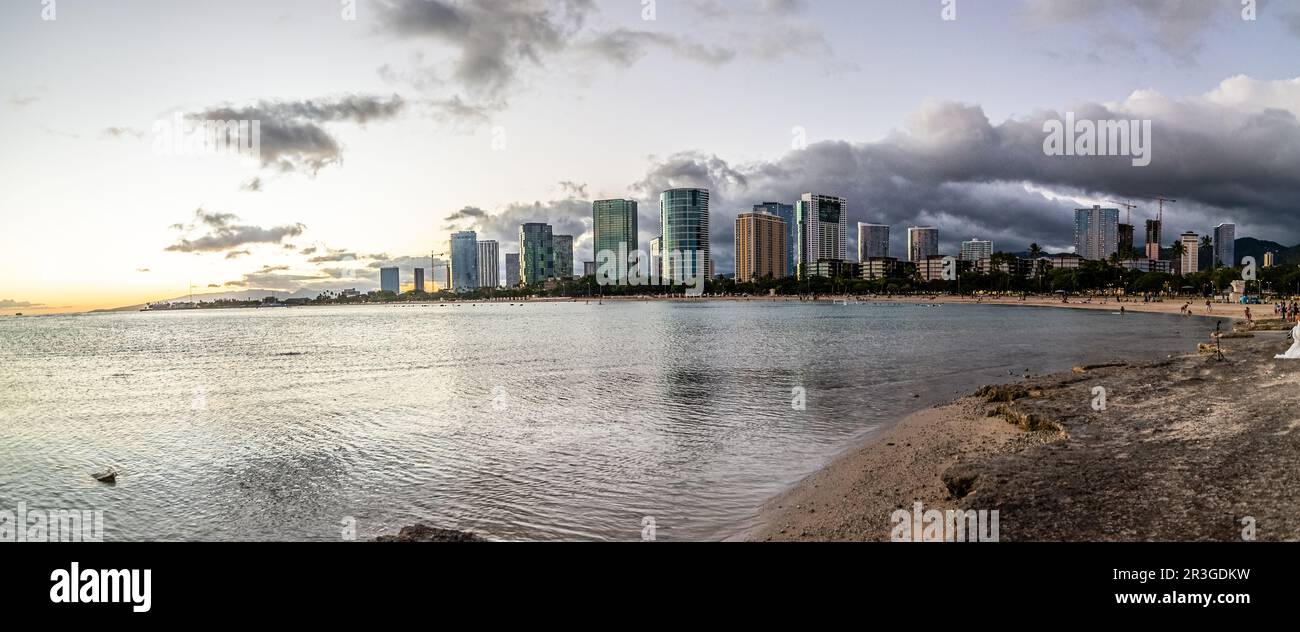 Waikiki beach pier hi-res stock photography and images - Alamy