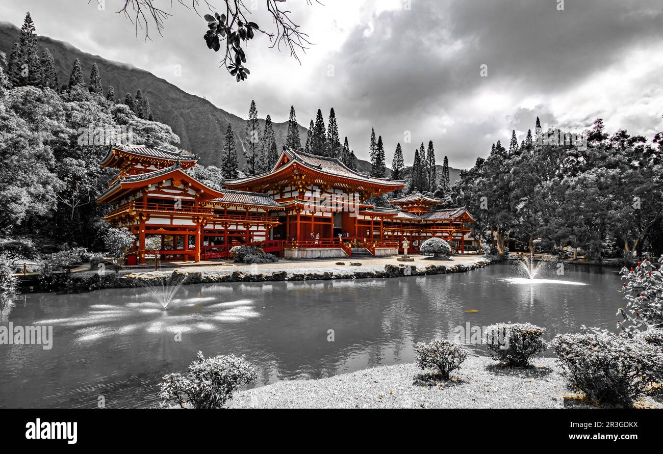 Byodo-In Buddhist Japanese Temple oahu hawaii Stock Photo - Alamy