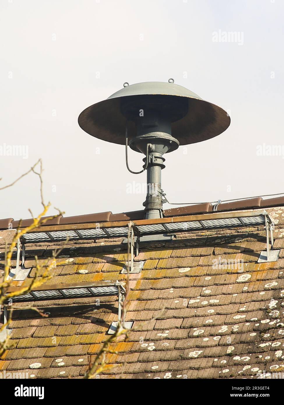 Siren on roof hi-res stock photography and images - Alamy
