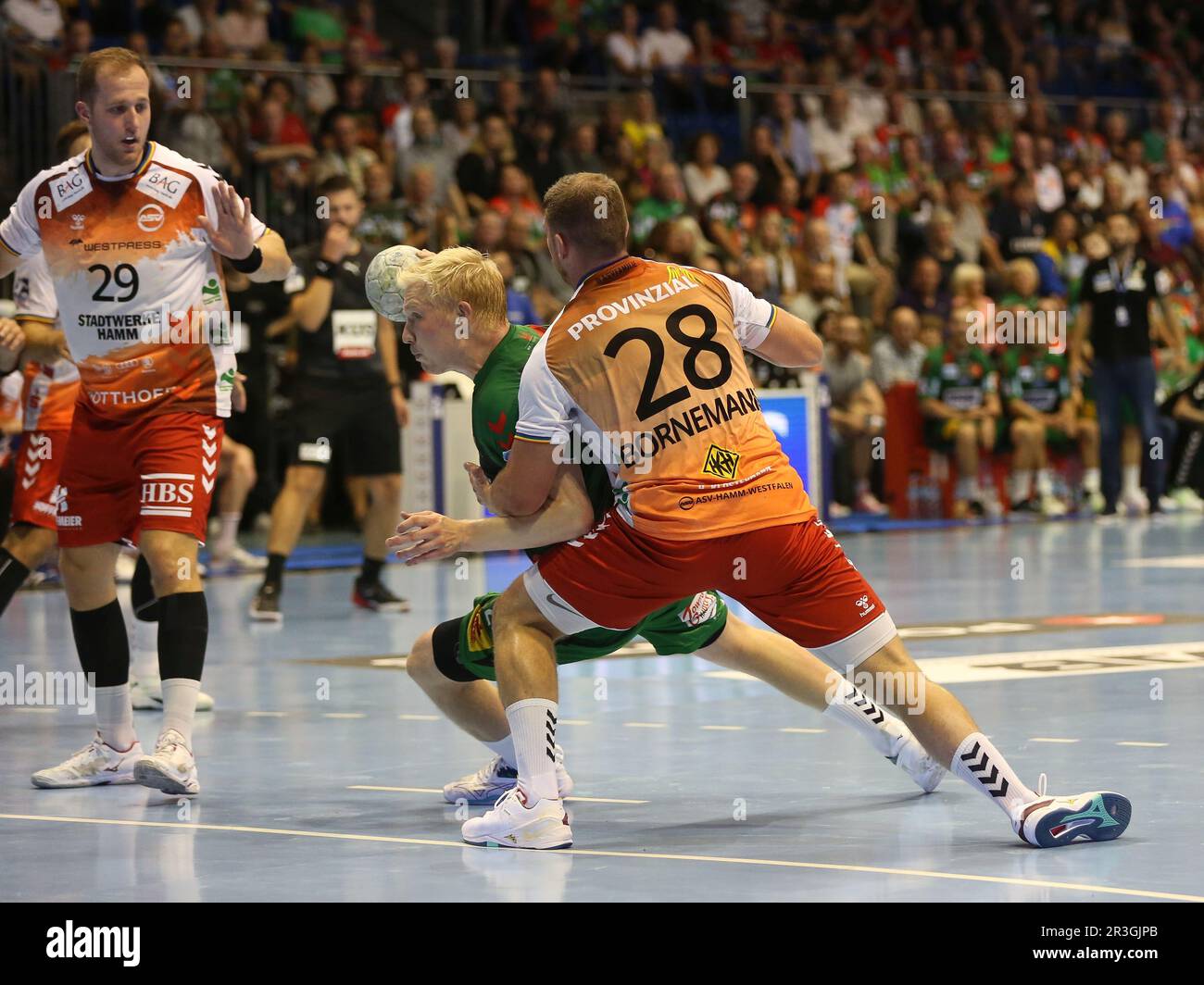 28 matchday hi-res stock photography and images - Alamy