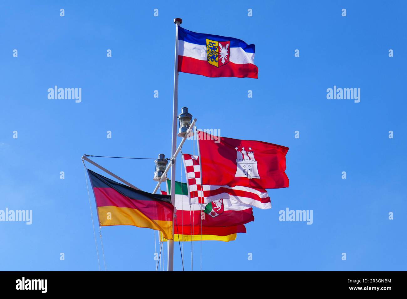 Stand flagpole hi-res stock photography and images - Alamy