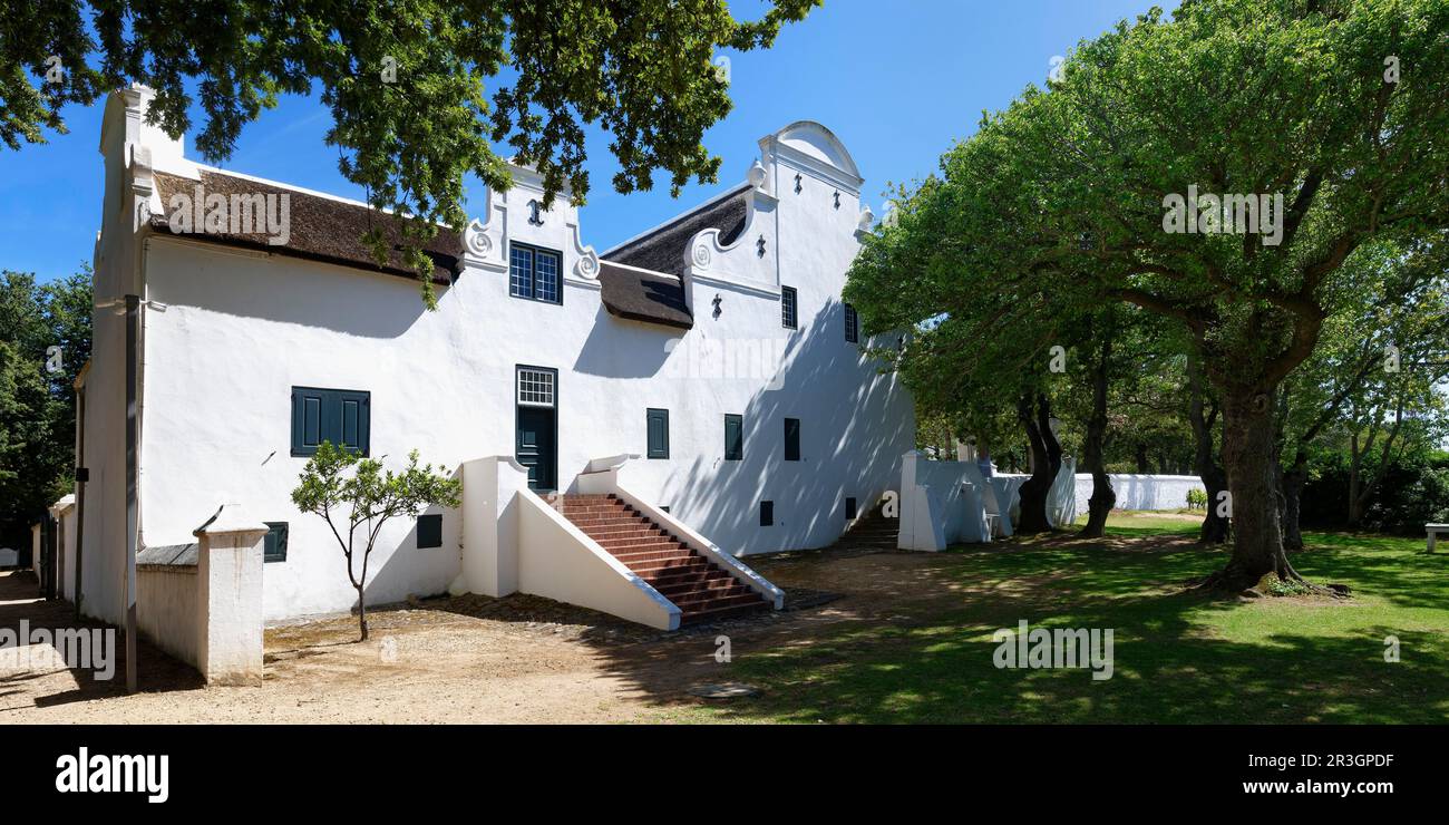 Groot Constantia Wine Estate historic building in Dutch architectural ...