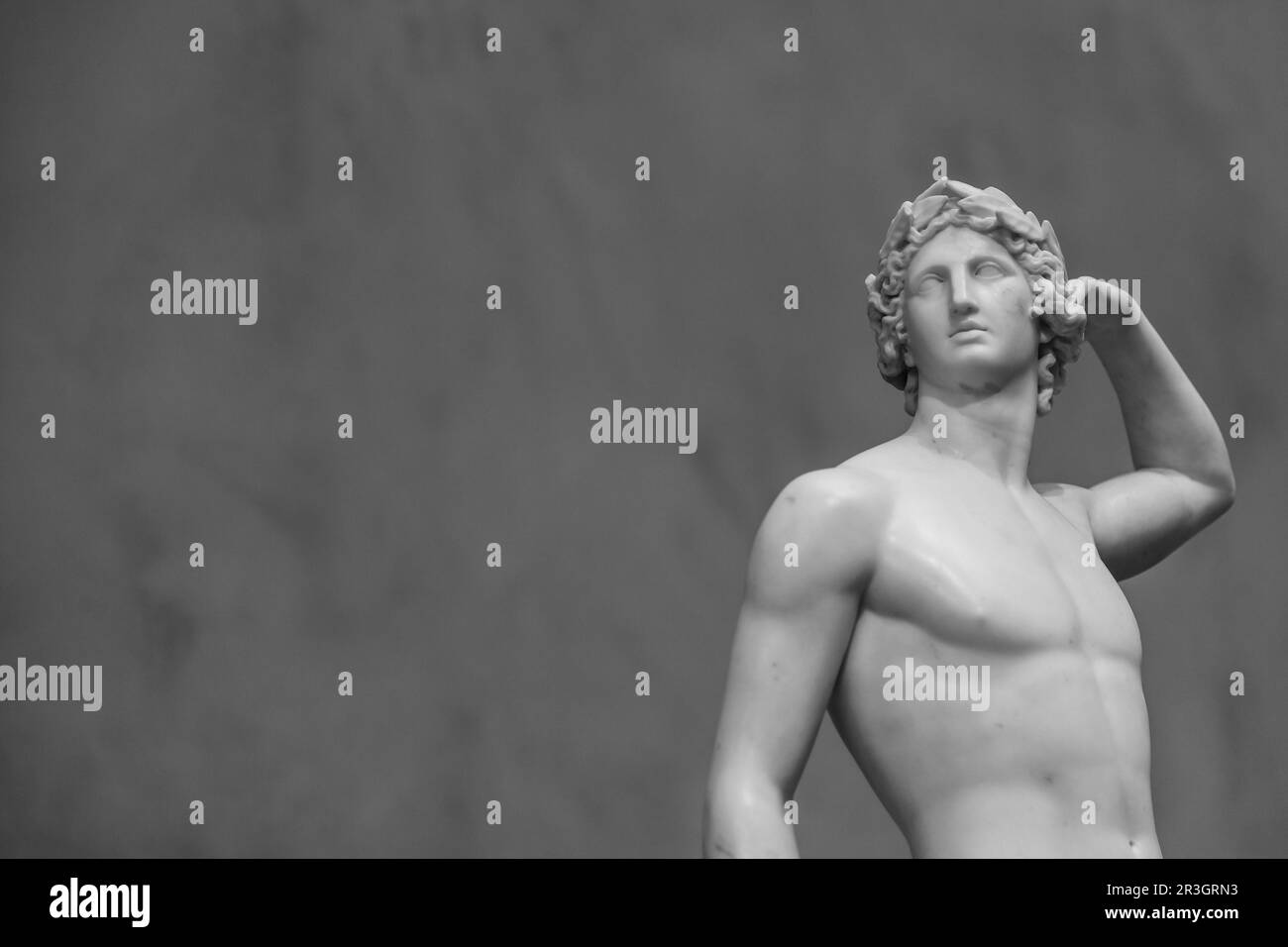 Apollos idealized body and balanced pose Stock Photo - Alamy