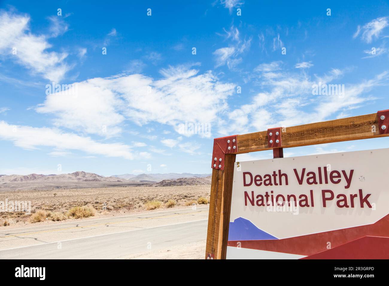 Death Valley National Park entrance at the beginning of the desert ...