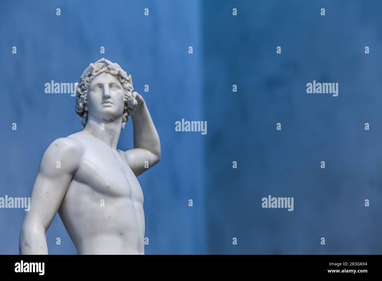 Apollos idealized body and balanced pose Stock Photo - Alamy