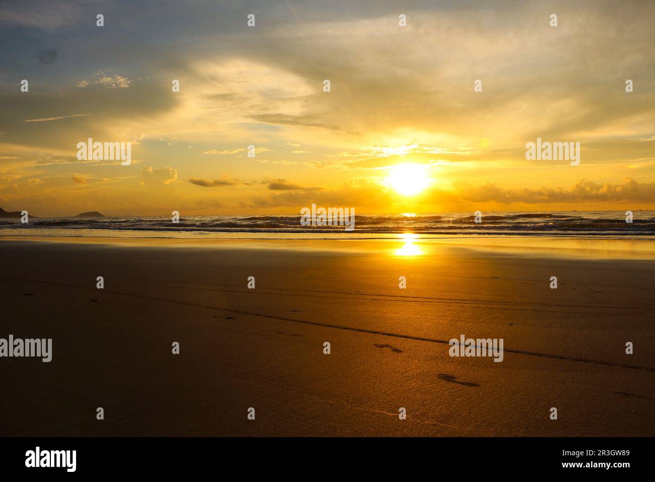 Ig sunset hi-res stock photography and images - Alamy