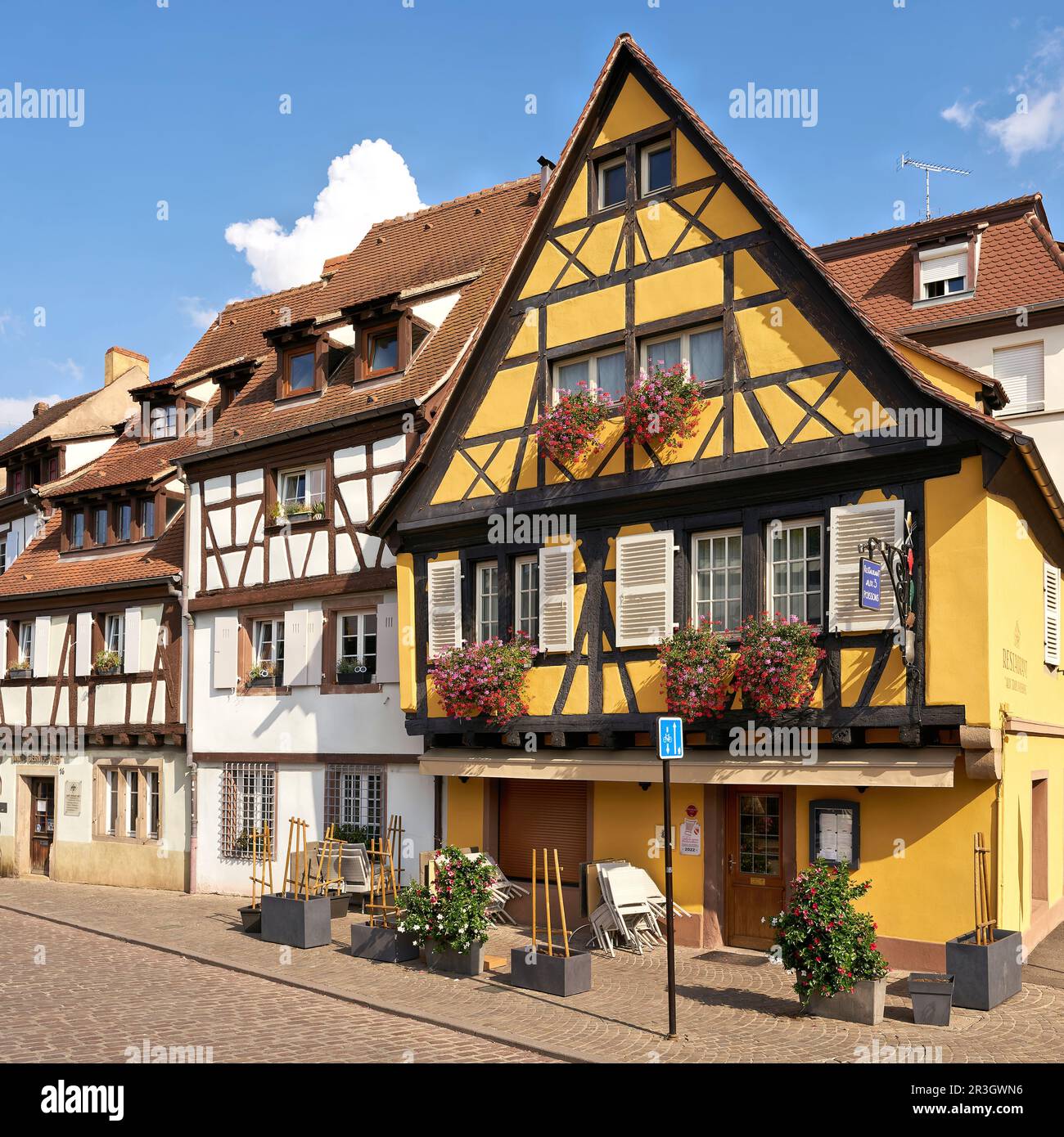 Town center and half timbered houses hi-res stock photography and ...