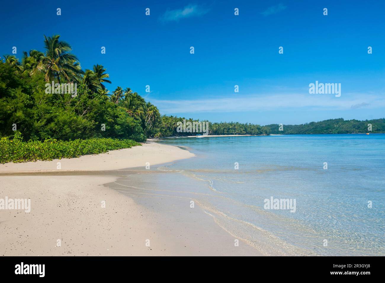 Deserted island sandy beach hi-res stock photography and images - Alamy